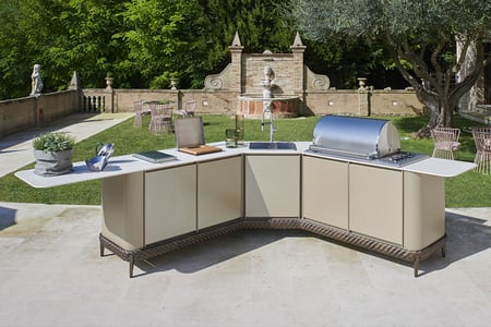 Personalise an outdoor space with a curved outdoor kitchen