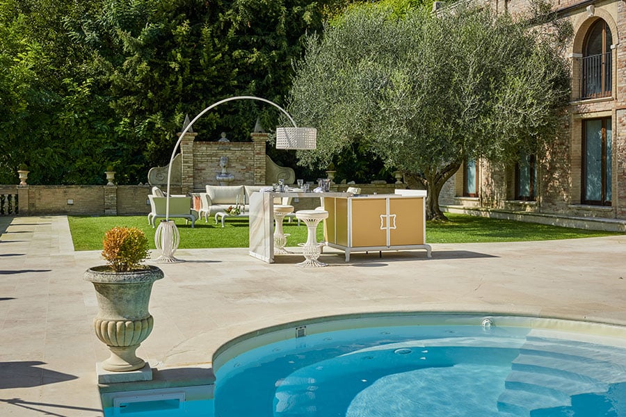 5+1 tips to keep in mind when designing a poolside lounge
